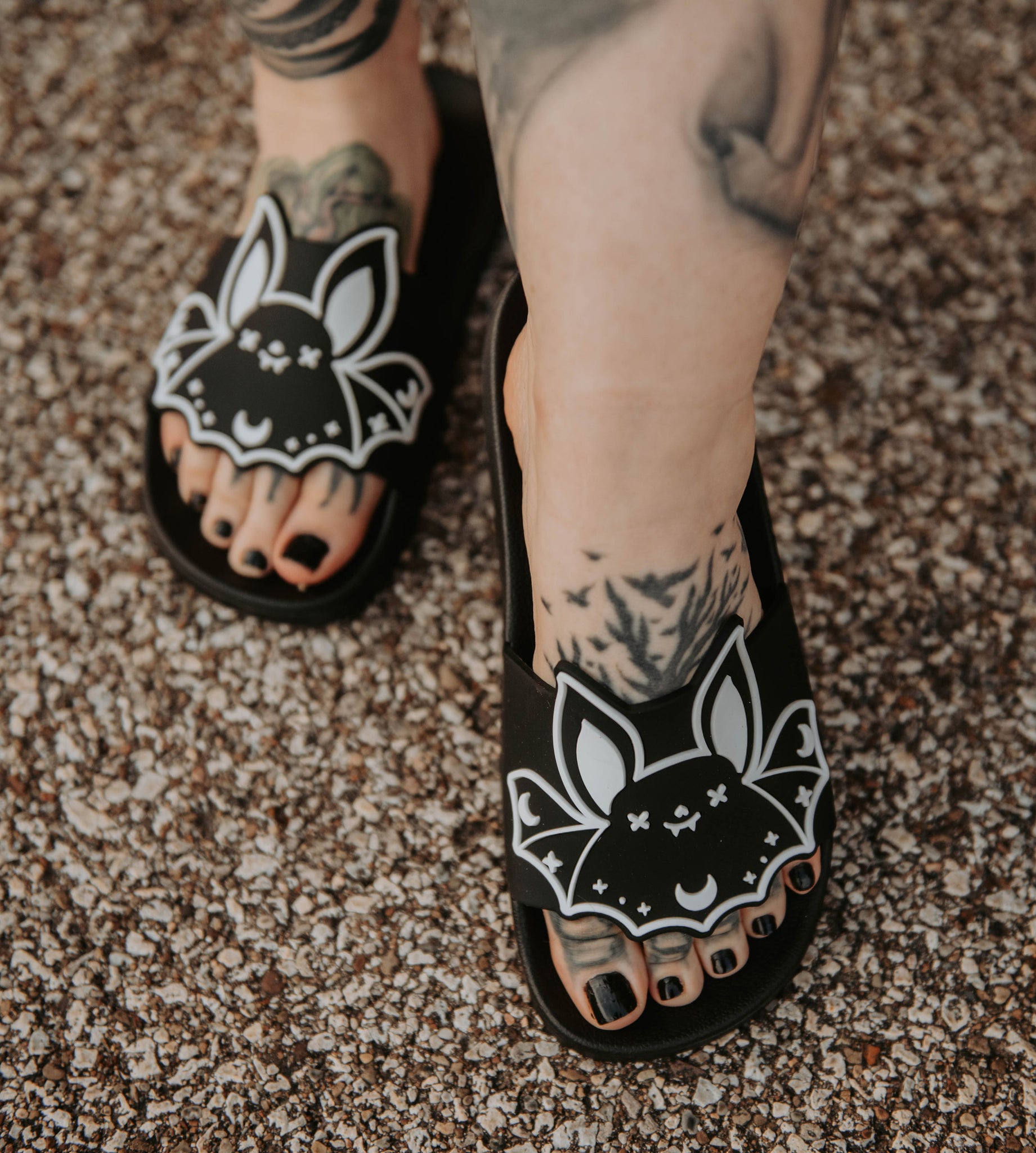Bat Slides Women's Sizes 6 to 11 – Em & Sprout