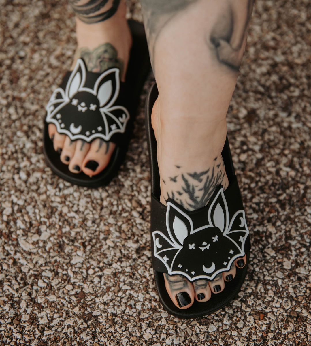 Bat Slides Women's Sizes 6 to 11 – Em & Sprout