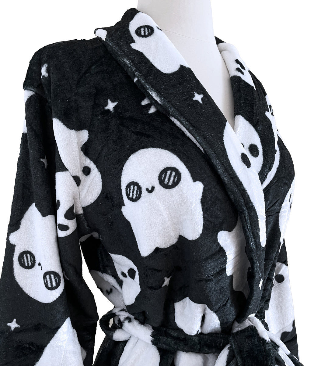 Ghost Friends Fluffy Robe - Sizes S to 3X – Em & Sprout